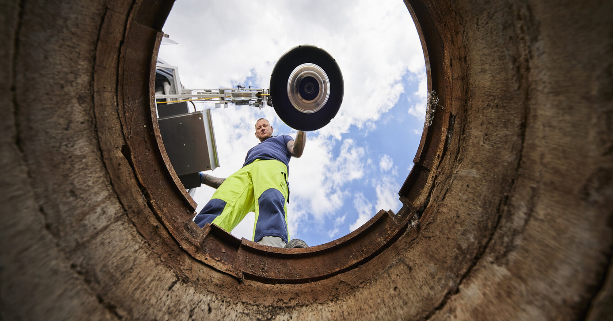 Manholes as central structures of sewer systems: Solution for ...